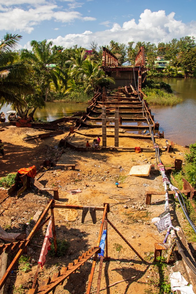 The Manakara Suicide Bridge – Die Geschichte von der Manakara ...